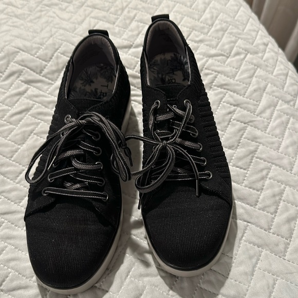 Traq by Alegria | Shoes | Alegria Womens Traq Magiq Smart Walking Shoe ...